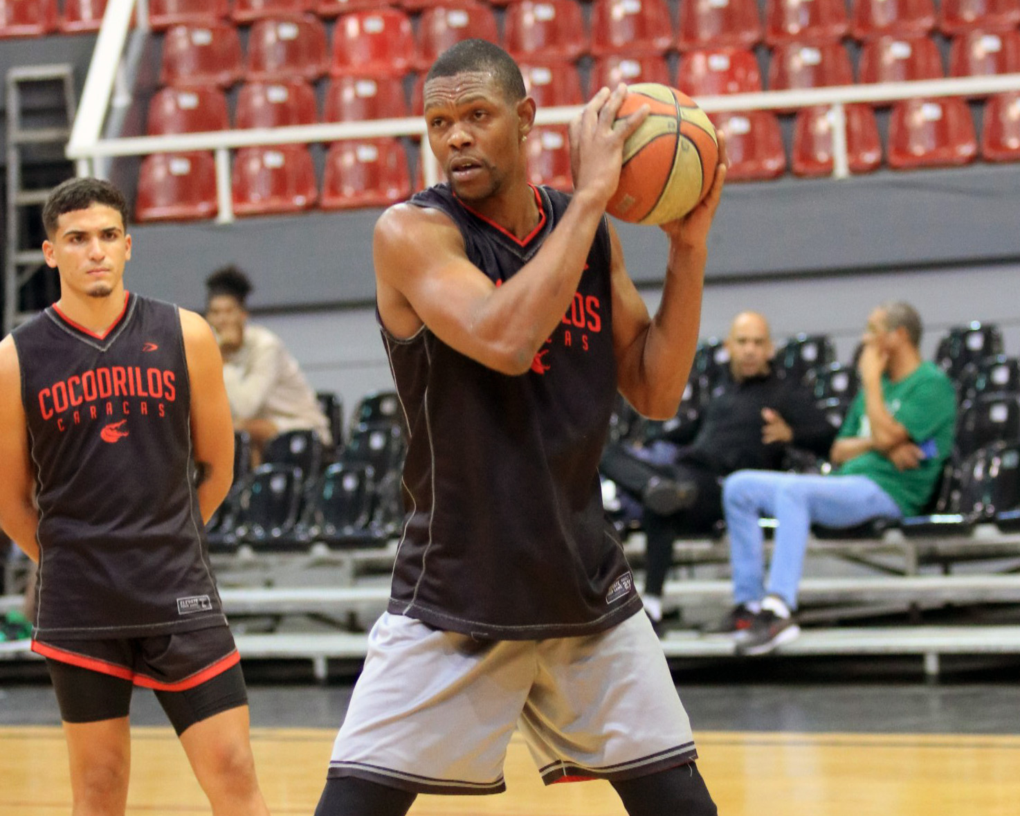 Anthony Moe está listo para dar el máximo esfuerzo para Cocodrilos ...