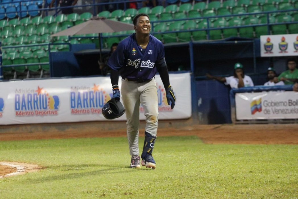 Alexander Pérez inauguró su cuenta de hits en la LMBP con un jonrón ...