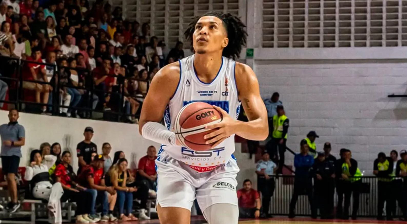 Osbel Caraballo es la primera incorporación de Spartans para la ...